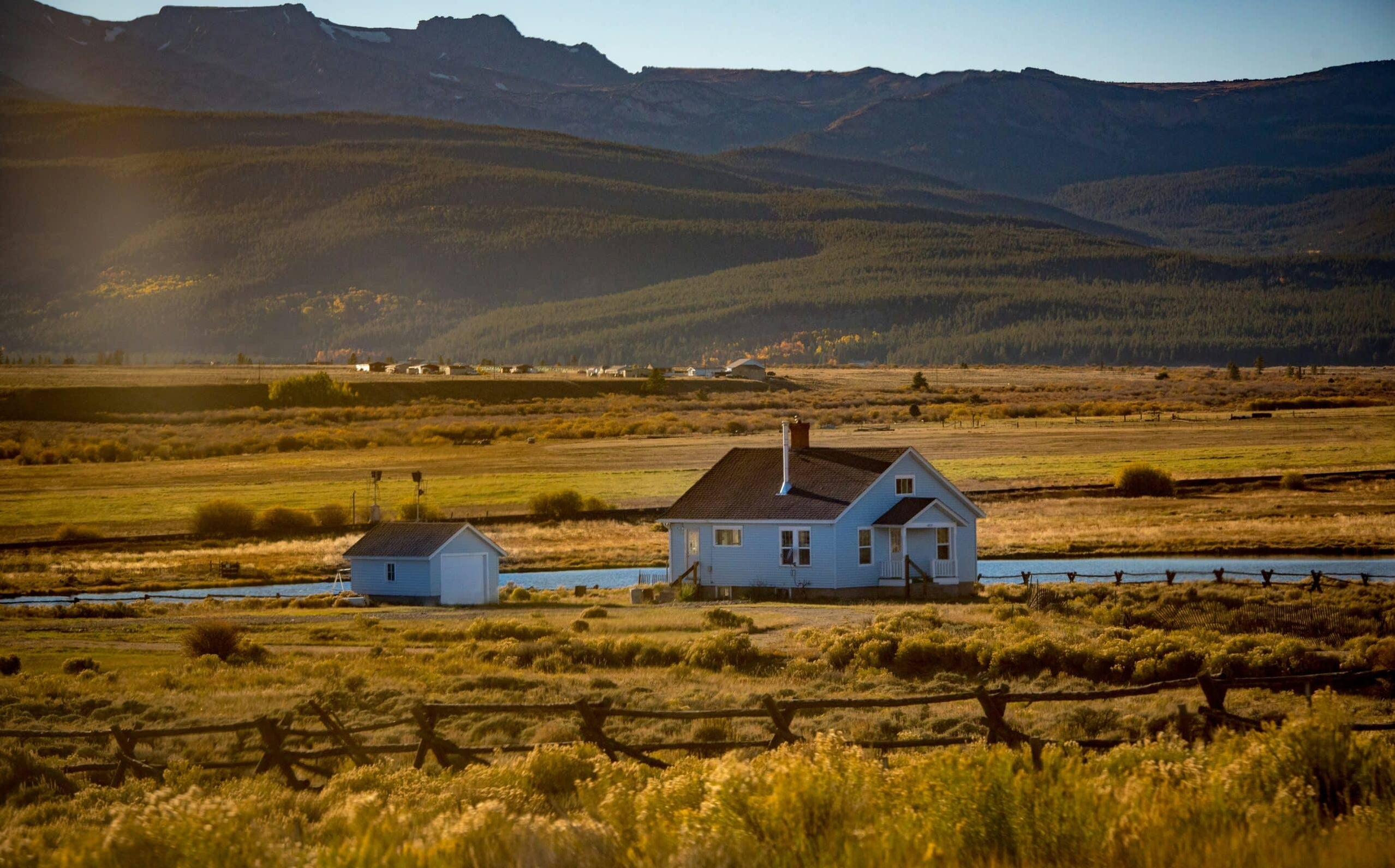 Solar Battery Benefits for Off-Grid Homesteaders